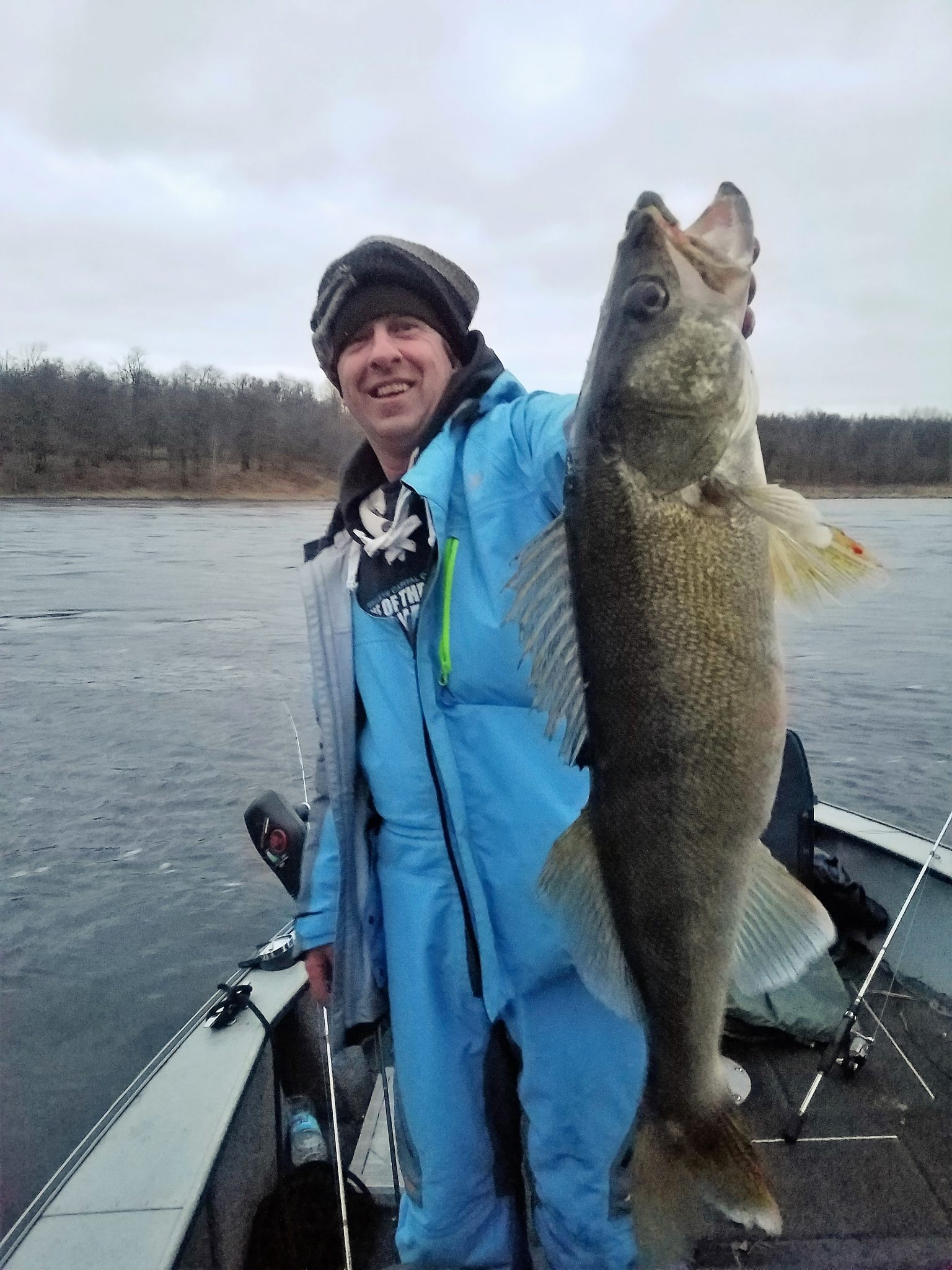 Fall Shiner Run on the Rainy River - Lake of the Woods