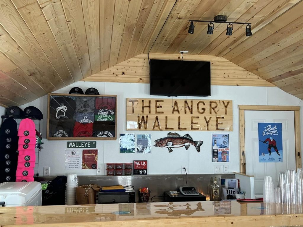 Great Bars - The Angry Walleye & Igloo on LOTW - Lake of the Woods