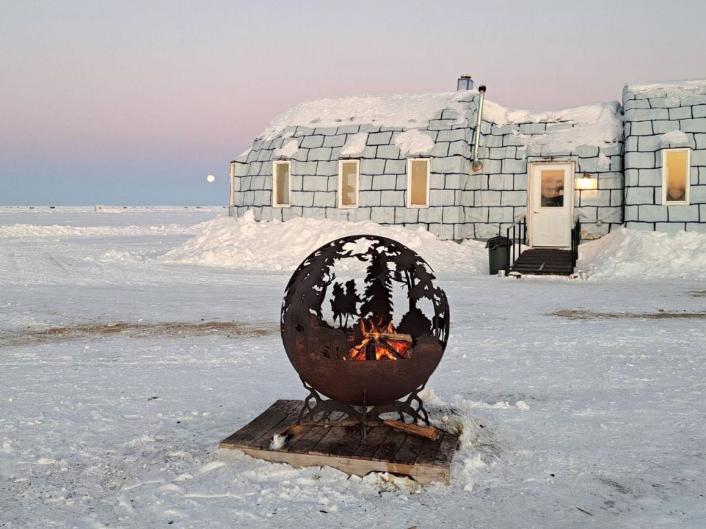 Great Bars - The Angry Walleye & Igloo on LOTW - Lake of the Woods
